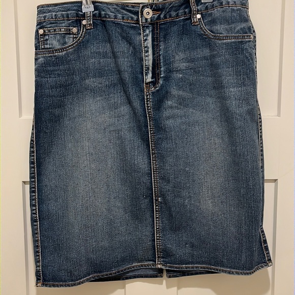Baccini | Skirts | Baccini Denim Skirt | Poshmark